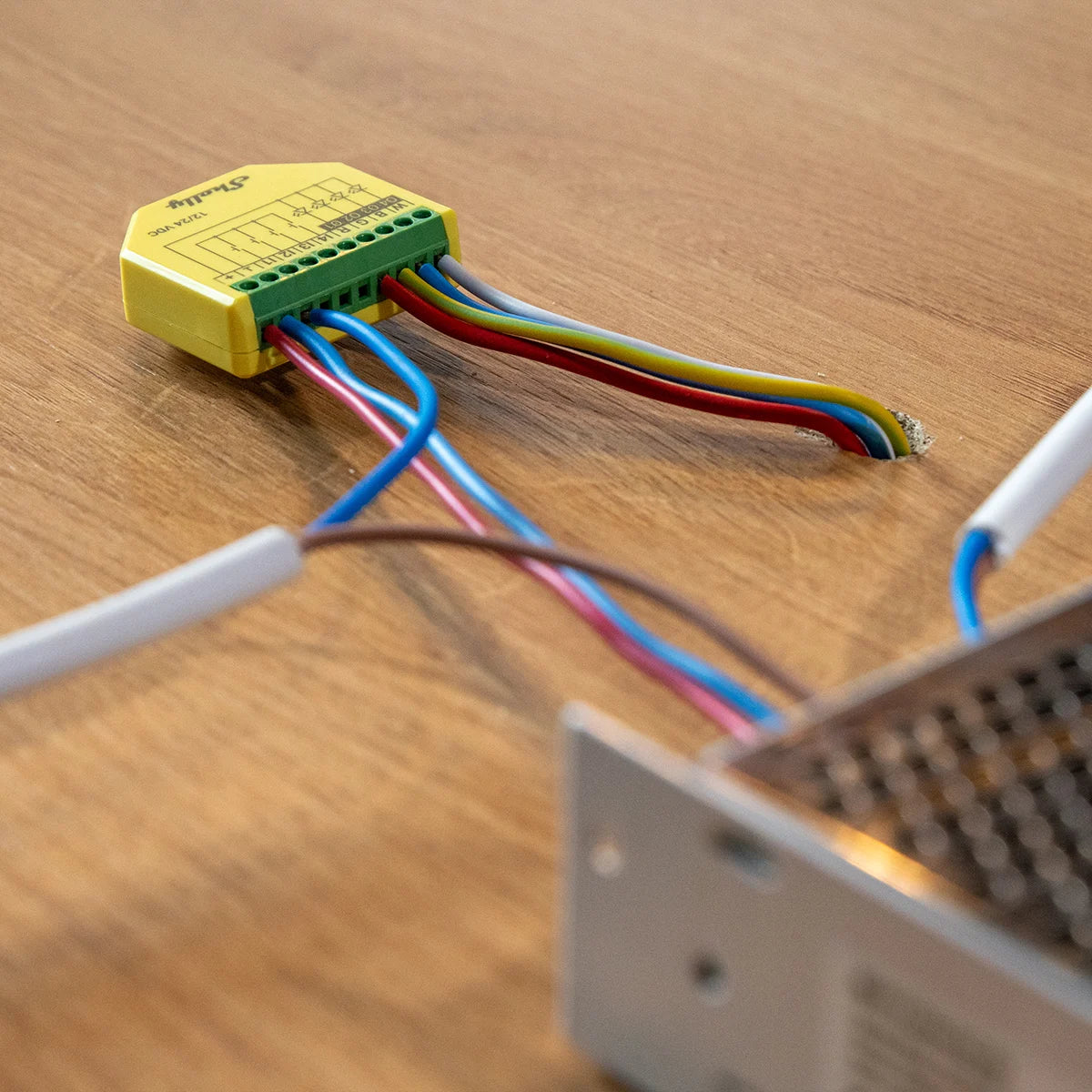 Shelly Plus RGBW PM | Smart RGBW LED Controller with Power Monitoring ...